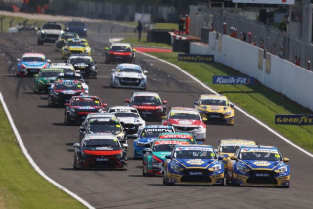 フォードvsヒョンデの一騎打ち。イングラム撃破のサットンが連勝発進、チルトンも初優勝／BTCC開幕戦（オートスポーツweb）｜dメニューニュース（NTTドコモ）