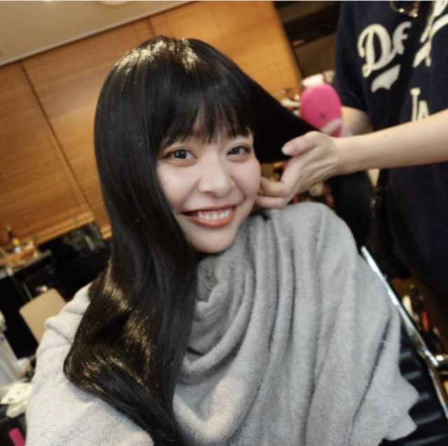 “ポテンシャルっょすぎ”エルフ 荒川、黒髪清楚な姿にファン大絶賛「黒髪でも可愛いは最強すぎる」(dailynewsonline)|dメニュー