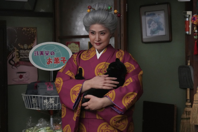 「ふしぎ駄菓子屋 銭天堂」実写映画化、天海祐希が白髪の店主・紅子役に 中田秀夫監督×吉田玲子脚本(ファッションプレス)|dメニューニュース(nttドコモ)