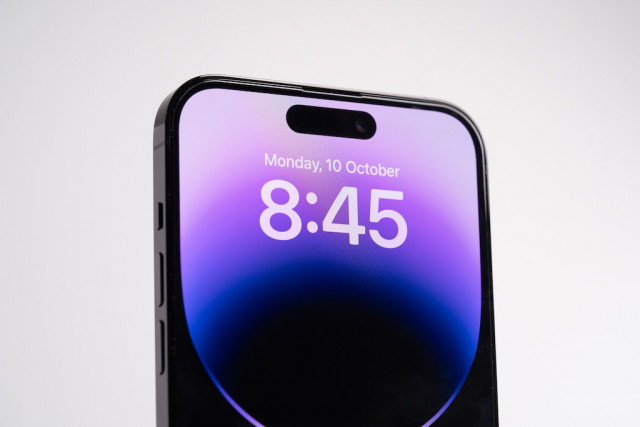 次期「iPhone 17 Air」、フロントカメラの奇妙な配置が発覚？（GetNavi web）｜dメニューニュース（NTTドコモ）