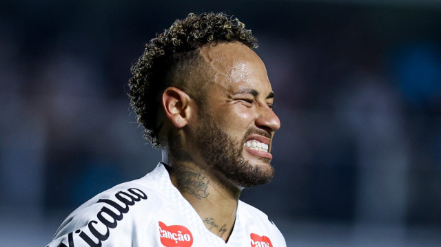 33歳ネイマール、半月板負傷で2025年終了へ…所属サントスは2部降格危機（Qoly）｜dメニューニュース（NTTドコモ）