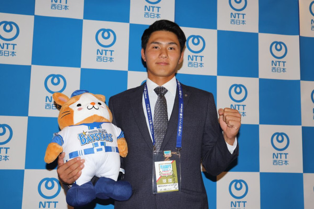 DeNA、D5位のNTT西日本・成瀬脩人に指名あいさつ 遊撃レギュラー争いに名乗り「しっかりキャンプからアピールしたい」（サンケイスポーツ）｜dメニューニュース（NTTドコモ）